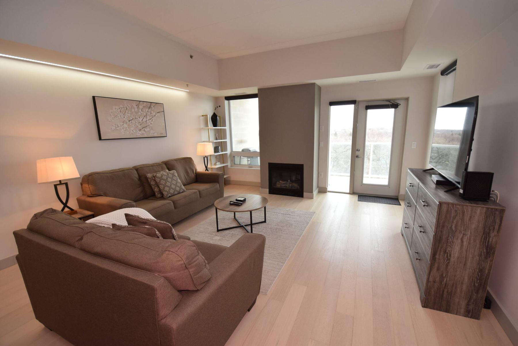 Cool and classy condo on Wellington Crescent - Winnipeg Free Press Homes