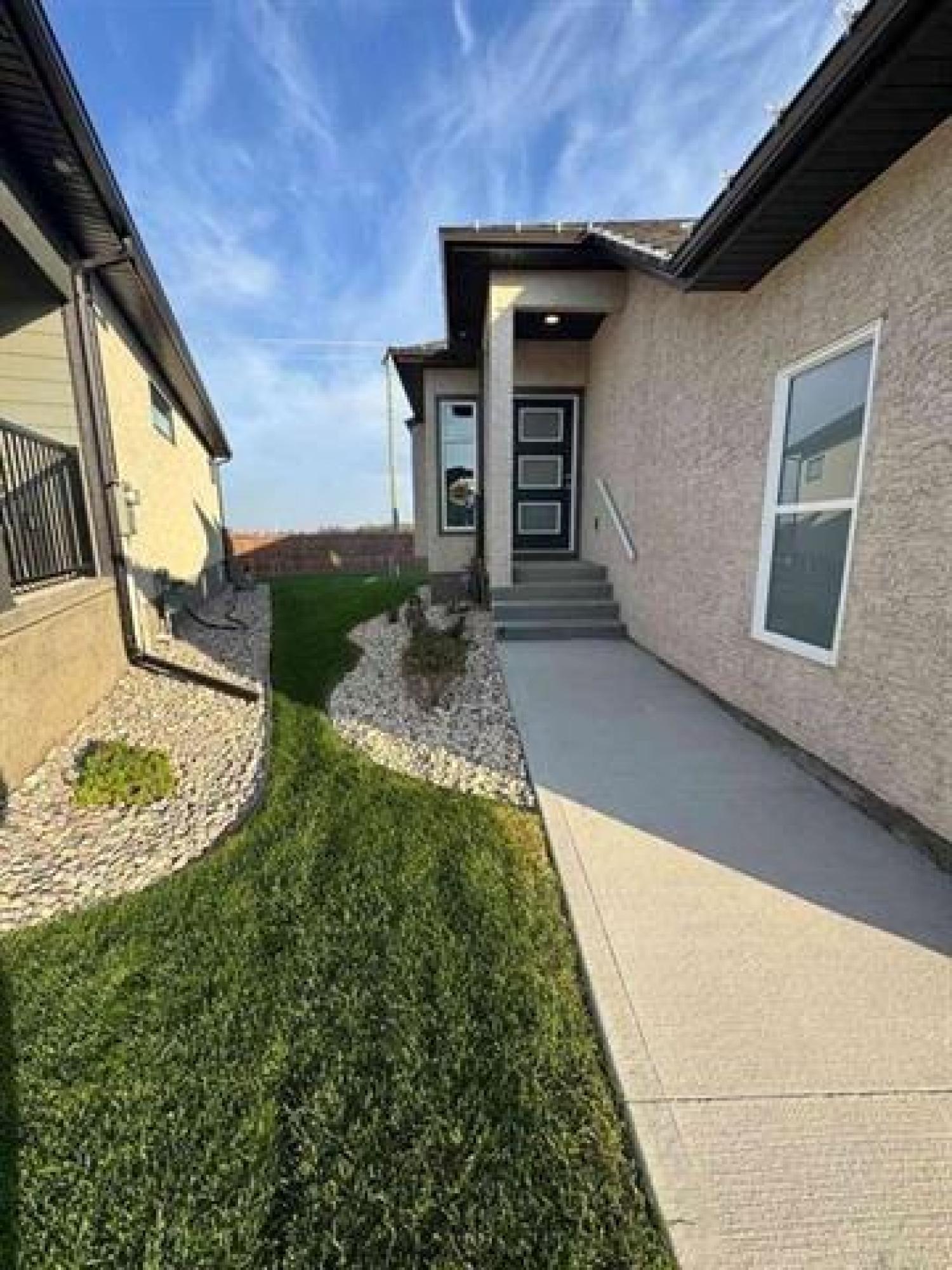 Grande Pointe For Sale - Winnipeg Free Press Homes