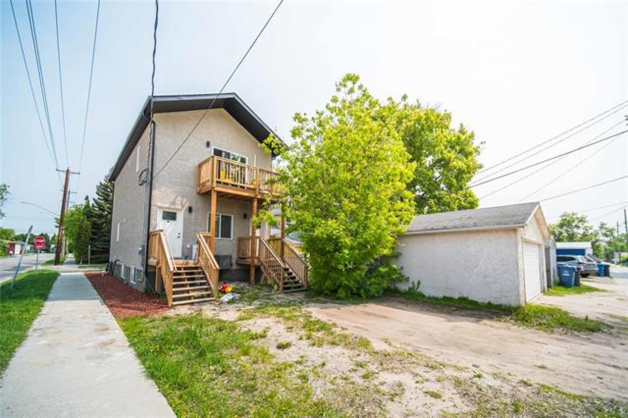 St James For Sale - Winnipeg Free Press Homes