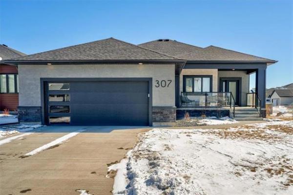 Charleswood For Sale - Winnipeg Free Press Homes