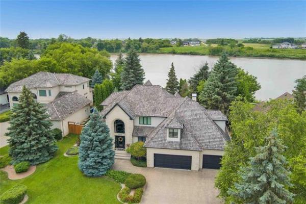 in East St Paul For Sale - Winnipeg Free Press Homes